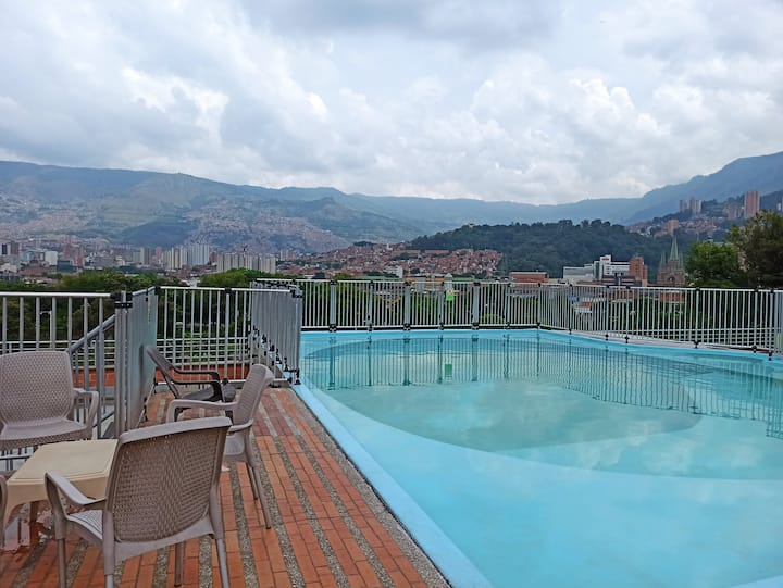 Modern 2br Near Pueblito Paisa | Pool & Fast Wifi - Medellín, Colombia