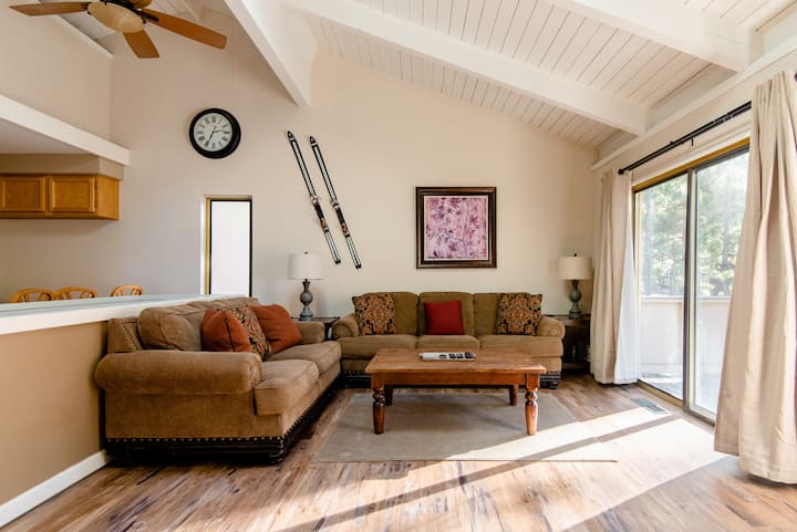 321 - Lovely 3br Condo Near Diamond Peak & Beaches - Carson City, NV