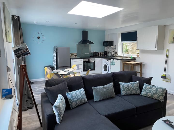 Large Bungalow, Please Message For Availability. - Steephill Cove Beach