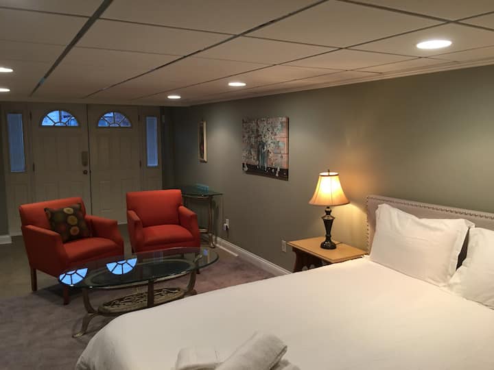 Upper Darby's Deluxe Studio|free Parking|getaway! - Bryn Mawr, PA