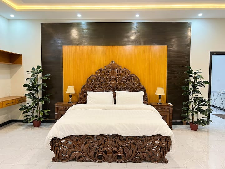 New Villa Inside Parking 3br+3bth In E-11/4 (Ff) - Islamabad