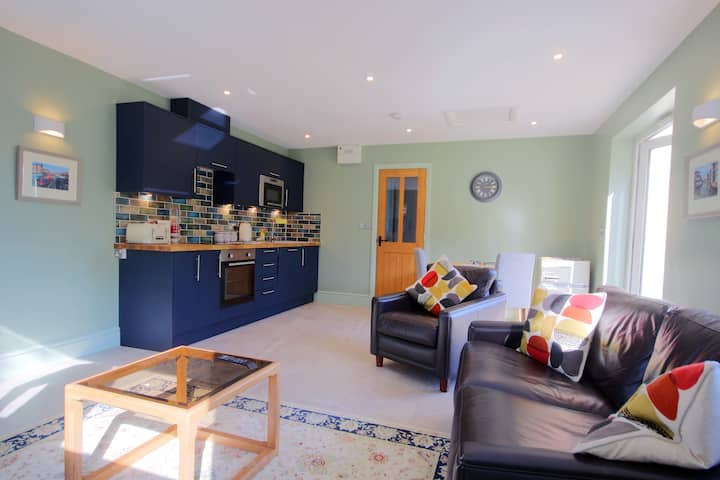 Lovely One Bedroomed Retreat With Many Facilities - Ledbury