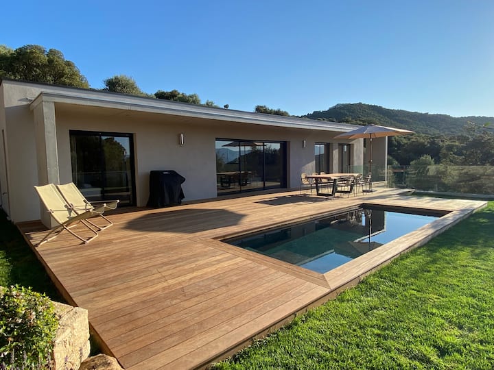 Superbe Villa D'architecte Avec Piscine à Ajaccio - Ajaccio