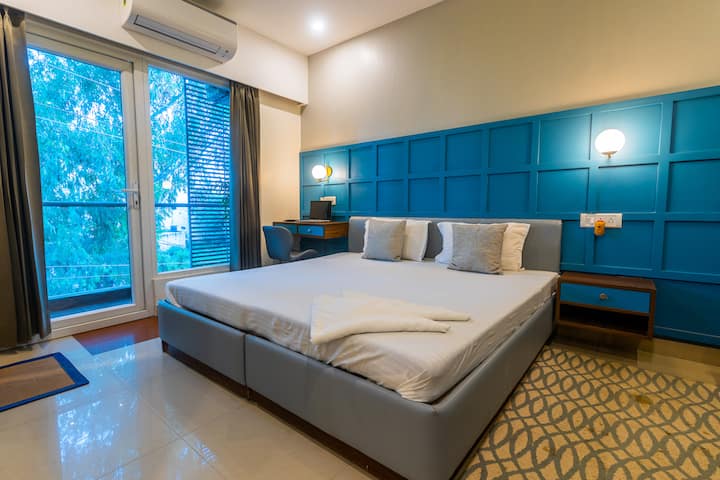 Luxe 6bhk Bungalow Floor W/terrace - Gomtinagar - Lucknow