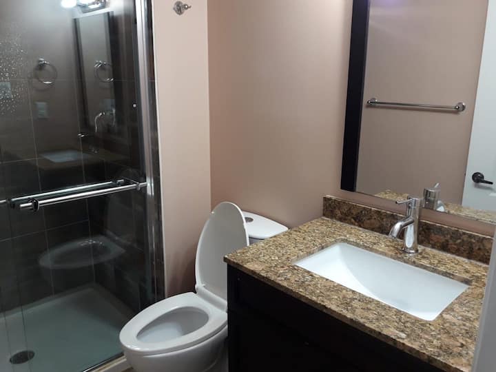 Renoed 2 Bedrooms Basement With 2 Car Parking - Brampton