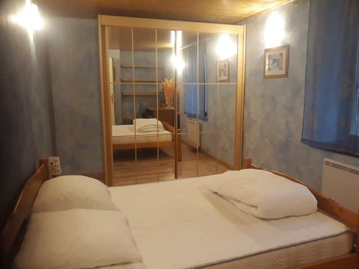 Petite Maison Confortable Avec Wc Etage Et Rdc - Pont-de-Poitte