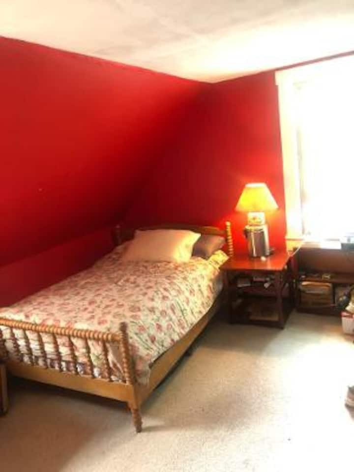 Off Campus Room With A View - Hanover, NH