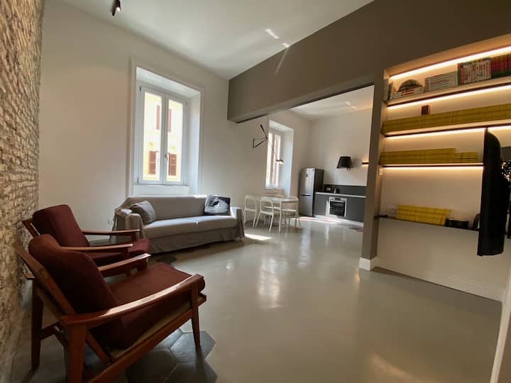 Casa Ampia E Luminosa Con Finestre Sul Colosseo 2 -