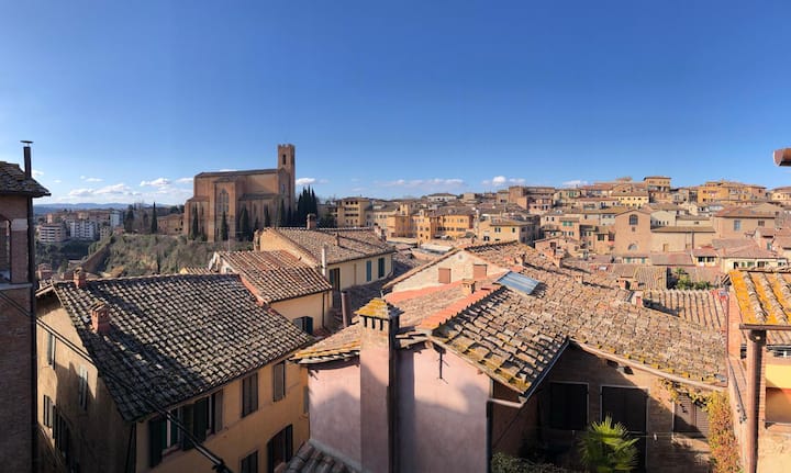 Apt With View In Centre - Siena