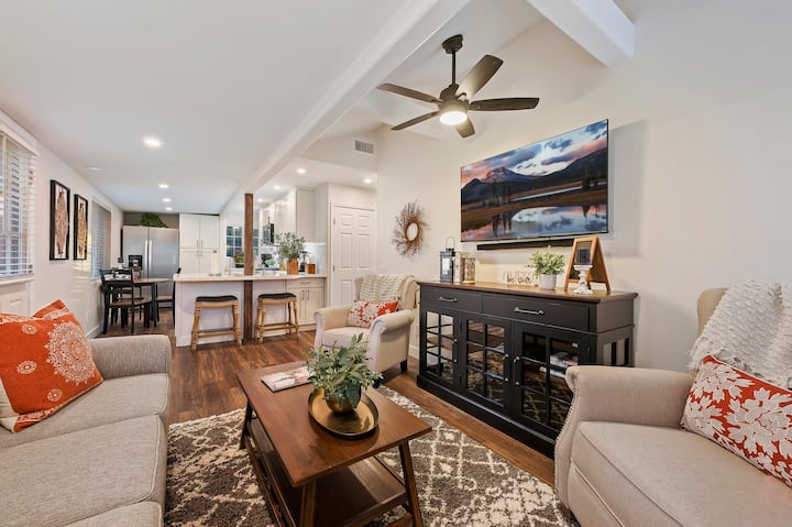 Chateau De Marseille - Luxurious New Two Bedroom - Vista, CA