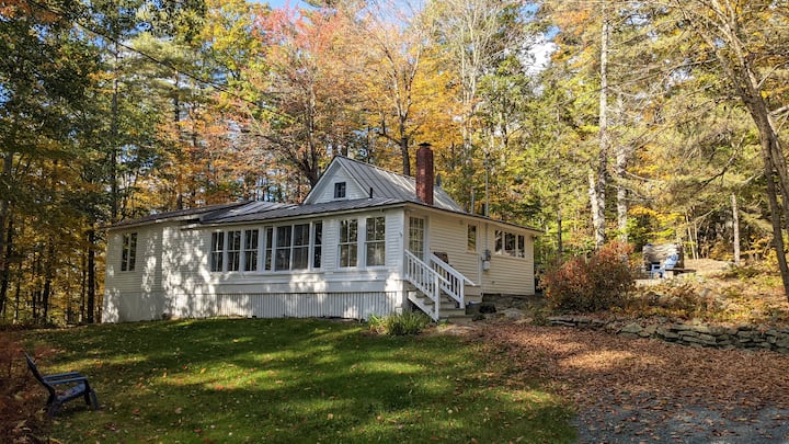 Private + Cozy Cottage Close To Lake And Mountain - Lake Sunapee, NH