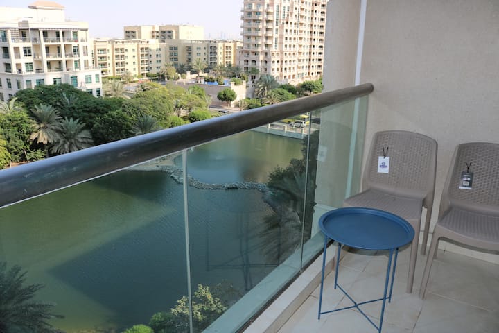 Immaculate Golf & Lake View 1-bedroom For Rent - Dubai