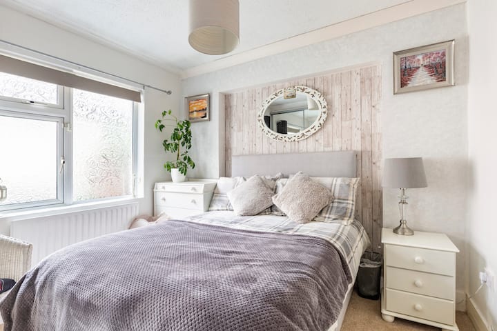 Room 1 Bright Cozy Double Room. - Dublin