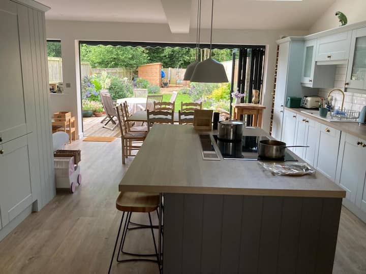 Newly Modernised House A Stones Throw From The Sea - Lymington