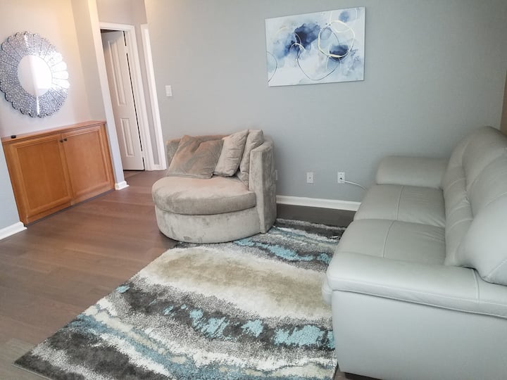 2 Bedroom Condo Perfect For Long Term, Near Ucsd - San Diego, CA