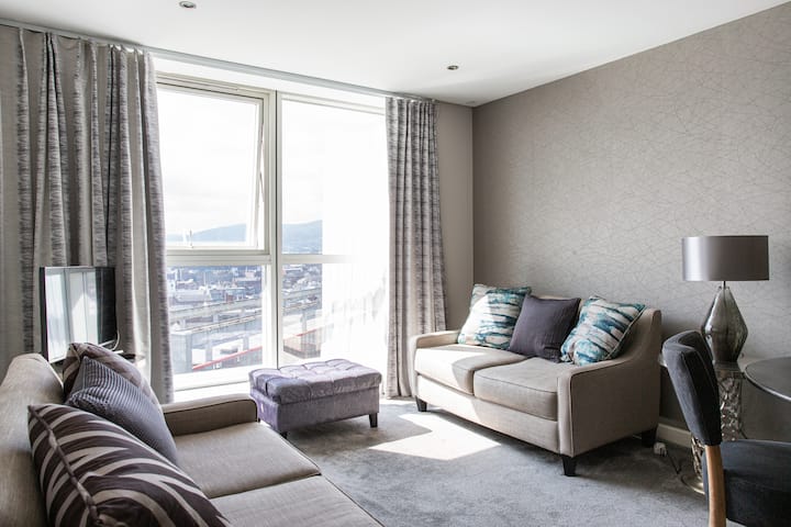 Luxury 5* Heart Of The City, Fabulous Views - Belfast