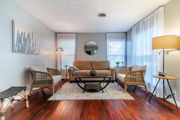 Maria's Cottage - No Cleaning Fee, No Pet Fee - Coppell, TX