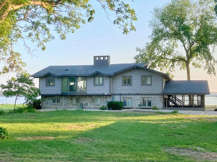 Vacation Home On Lake Erie Minutes To Cedar Point! - Sandusky, OH