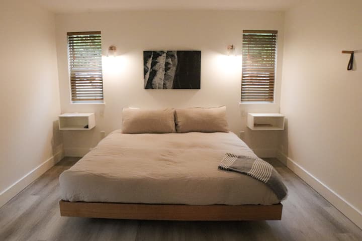 Surge Guest Suite #1. Modern, Private Guest Suite - Ucluelet