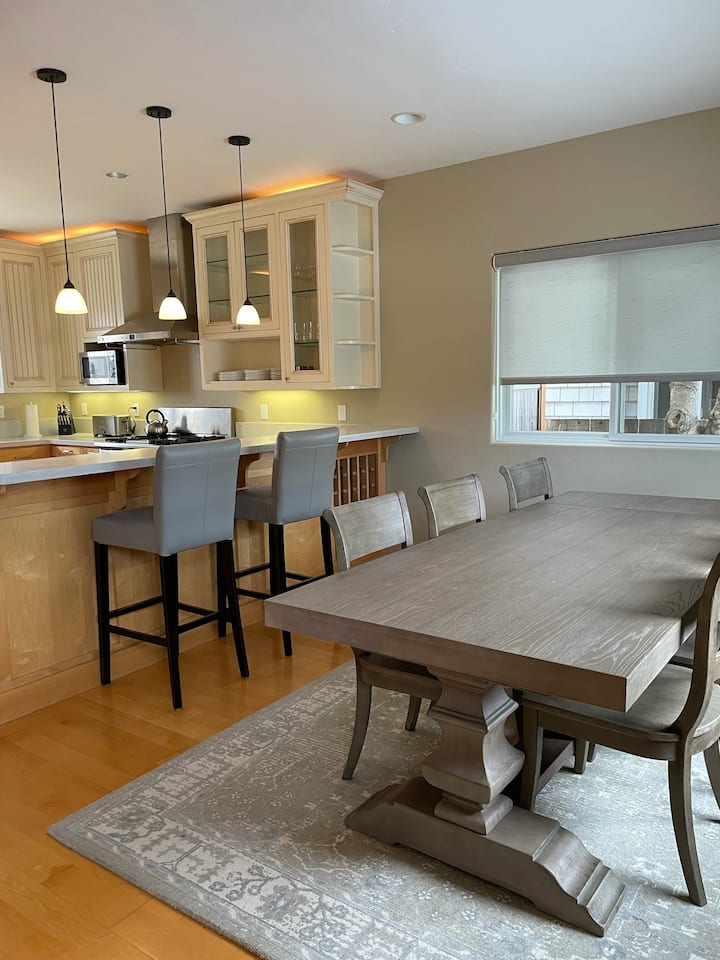 Twin Lakes Beach House - Walk To Your Next Outing - Santa Cruz, CA