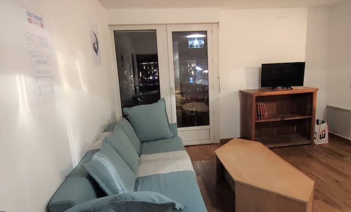 Face Au Château, Avec Parking, Le Baco-baco - Nantes