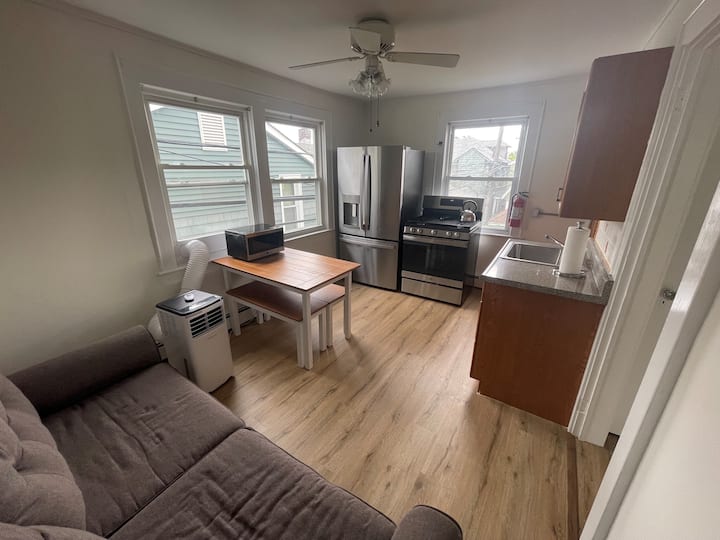 One Bdrm Apartment One Block From The Beach! - Belmar, NJ