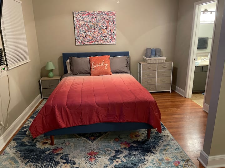 Newly Renovated Rocket City Studio - Huntsville, AL