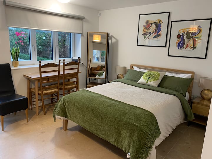Garden Annex/cabin: Country View: Long/short Stays - Oxfordshire