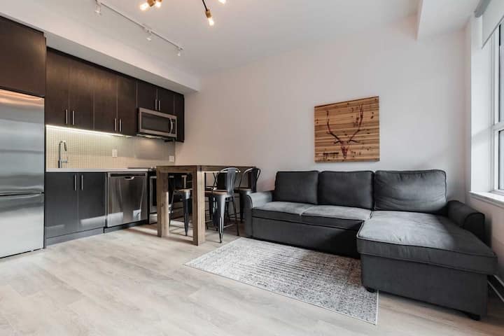 Pet Friendly- Friday Harbour Resort - 1+1 Bedroom - Innisfil