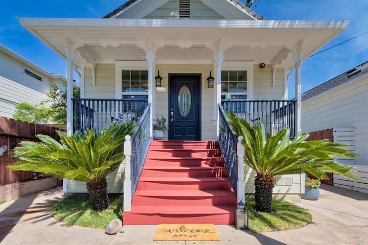 Amazingly Located 2 Bedroom/2 Bathroom House - Napa Valley