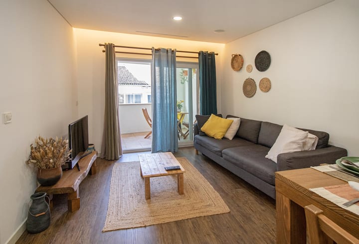 Cascata Bela - Bear Home - Nine, Portugal