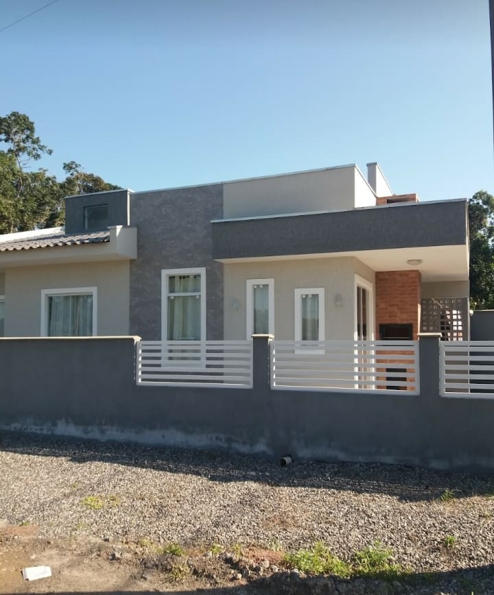 Residência Confortável Próximo Ao Mar. - Itapoá