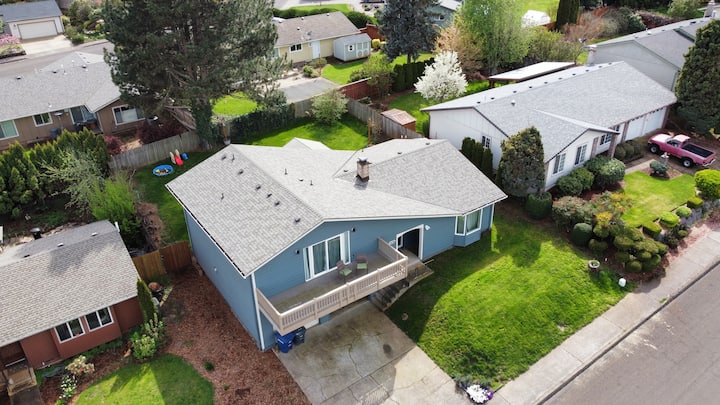 Hilltop Home - Salem, OR
