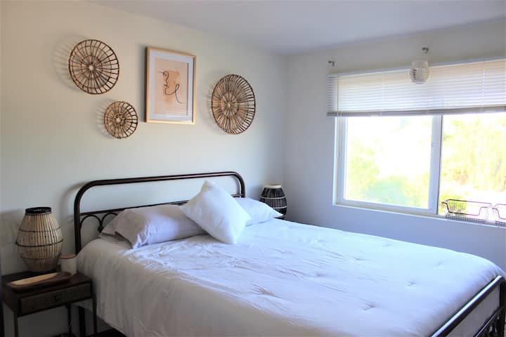 Private Room Near Downtown La With A View - Los Angeles, CA