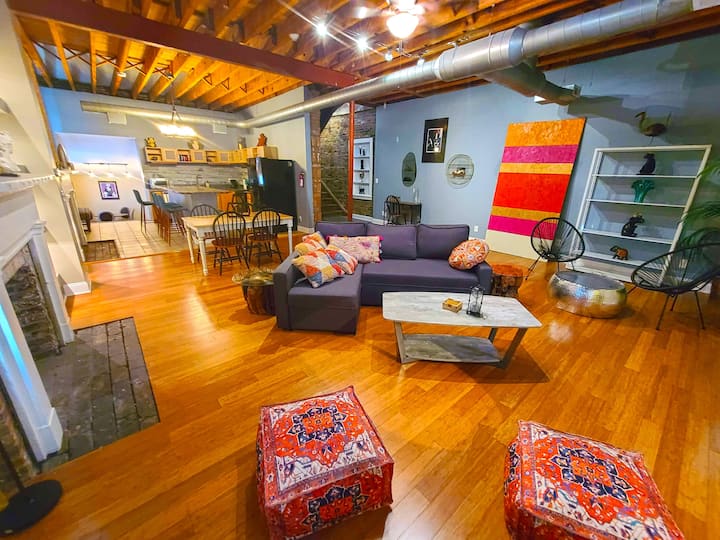 Entouré Massive Downtown House | Event Space - San Luis