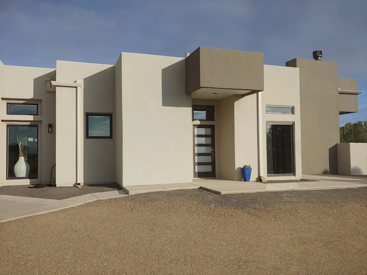 West Albuquerque Contemporary Casita Near Intel - Rio Rancho, NM