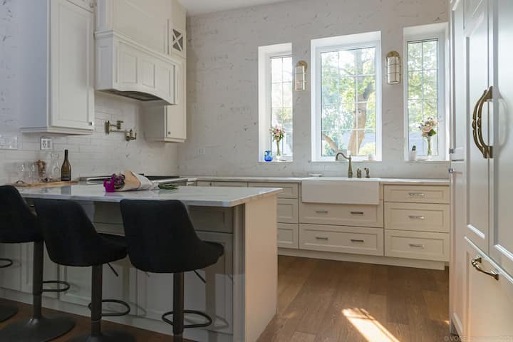 Queen St Castle - Central, Pet Friendly, Historic - Hamilton