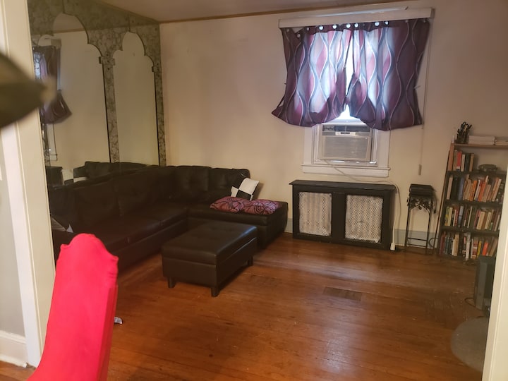 Spacious Home In Staten Island - Staten Island, NY