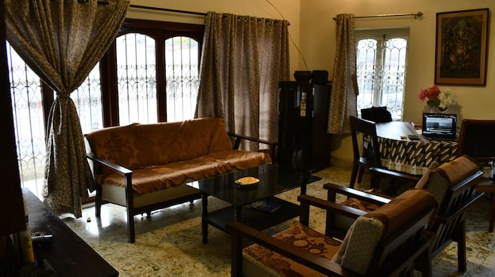 Fern Place - Cozy 3 Br Apartment - Kolkata