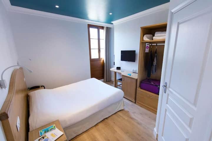 Classic Single Room | Grand Hôtel De La Gare - La Seyne-sur-Mer