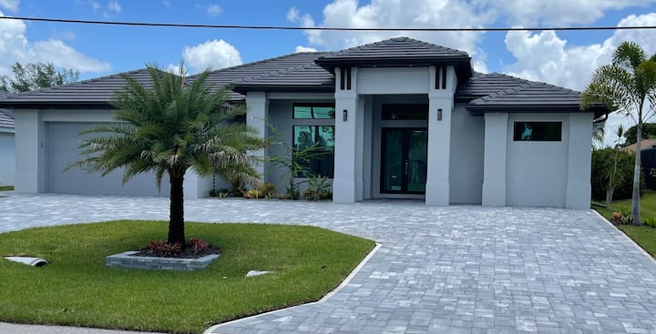 Brand New Home W/ Heated Pool In Desirable Sw Cape - Cabo Coral