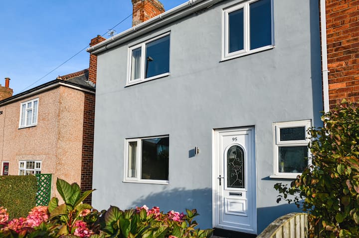 Lovely 3 Bedroom House - Great Location - Chesterfield