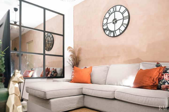 2br Penthouse+2t&b+balcony+freeparking+6paxmax - Tagaytay