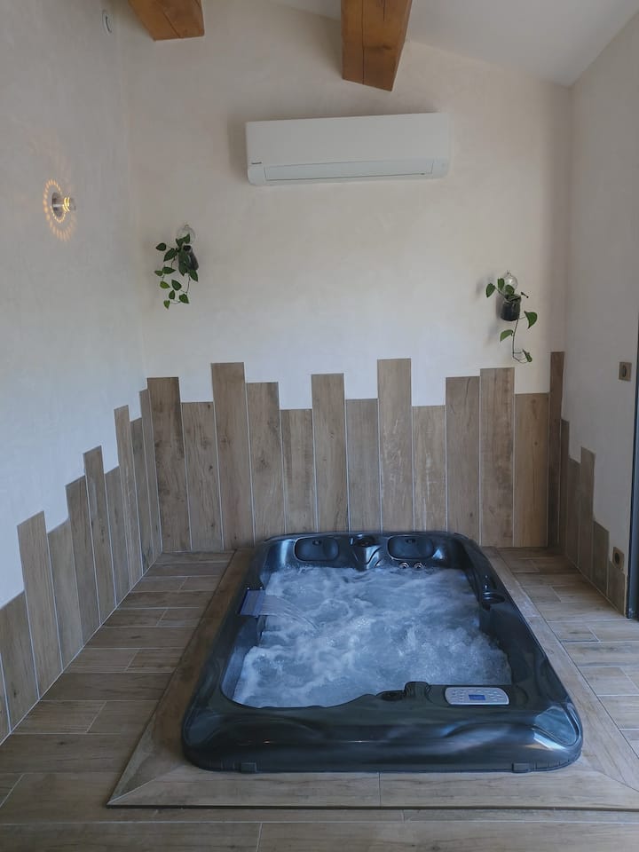 Un Petit Coin De Bali Avec Spa Et Piscine Privée - Carpentras