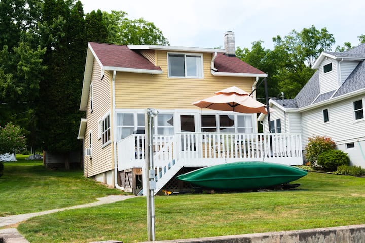 Cozy 3 Bedroom Cottage On Honeoye Lake - Finger Lakes, NY