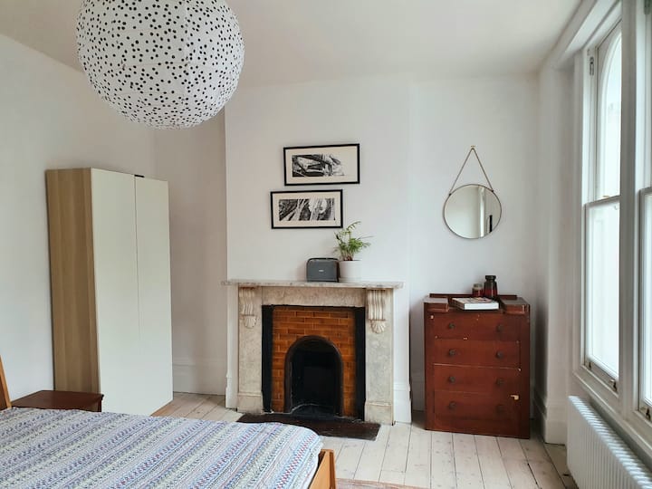 Self-contained Two-bedroom Space In Stylish House - London, UK