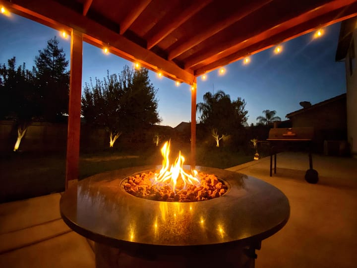 Luxury Family Home W/cozy Fire Pit & Fast Wifi - Visalia, CA