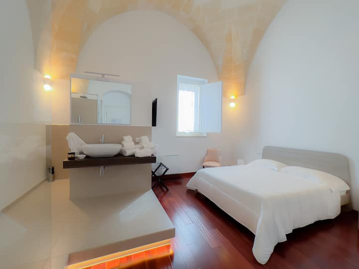 Camera Euphorbia Con Doccia A Vista - Matera