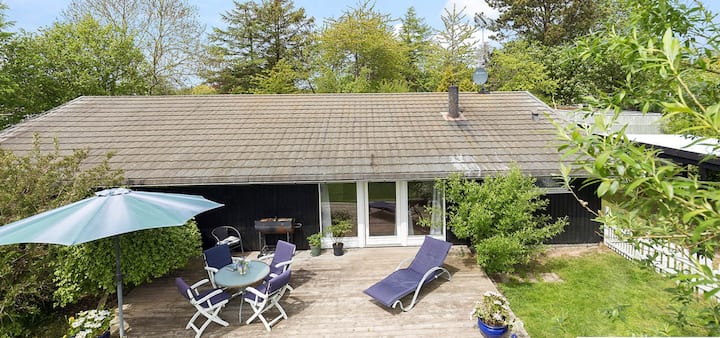 Skønt Og Stort Sommerhus 15 Min Gang Til Stranden - Denmark