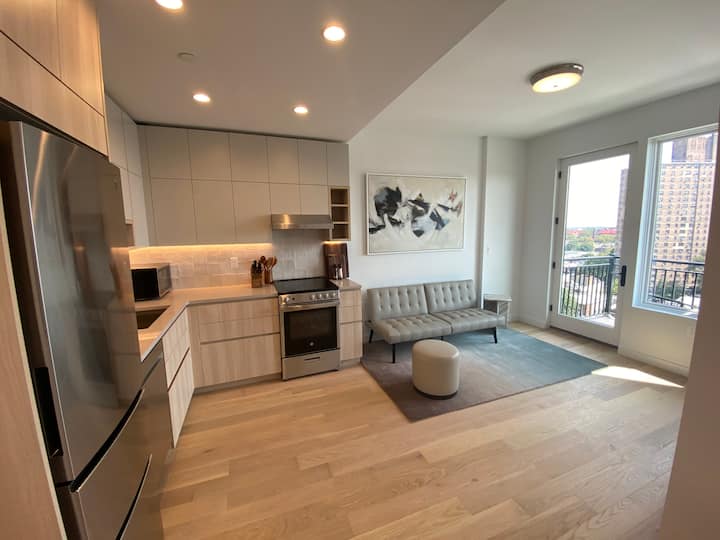 New Beautiful Fully Furnished Apt W/ Balcony, W/d - New York